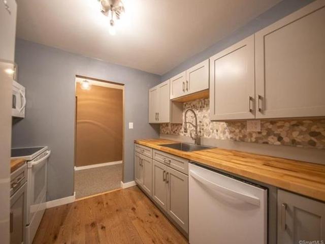 57 Westridge Rd #C4, New London, CT 06320
