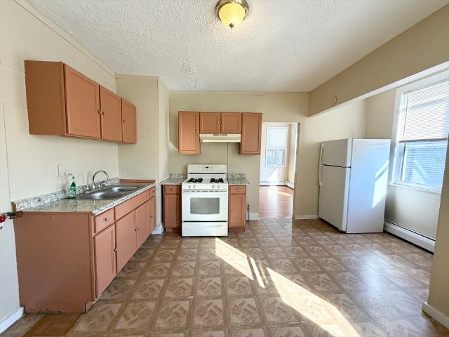 57 Abbe Ave, Unit 3, Springfield, MA 01107 | MLS #73489 | Compass