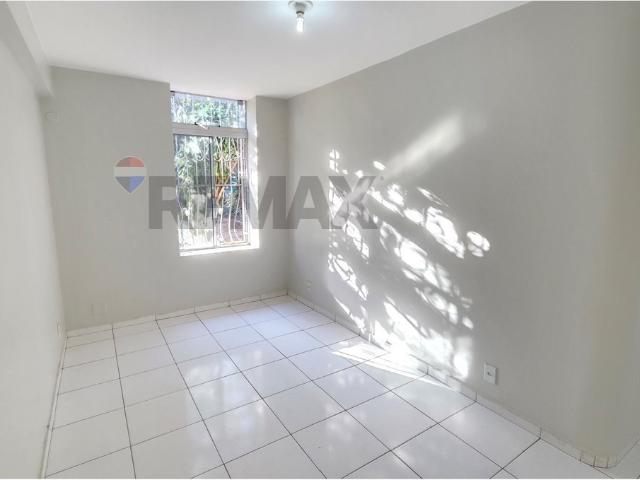 57 Área Útil Apartamento Alugar, 2 Dormitórios localizado em SQS 408 Bloco J, 2, Asa Sul, Brasília, Distrito Federal, 70257100 | Brasil
