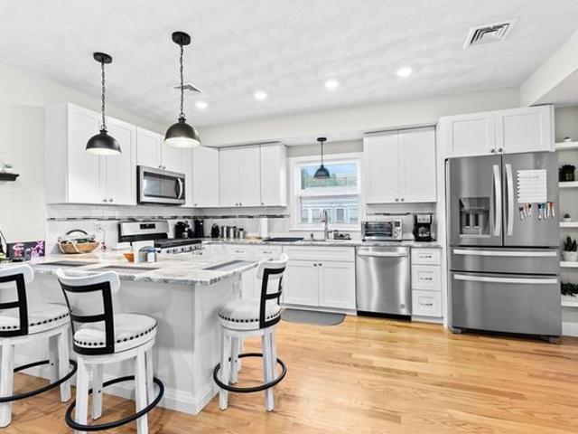 57 Buffum St Apt 1, Salem, MA 01970