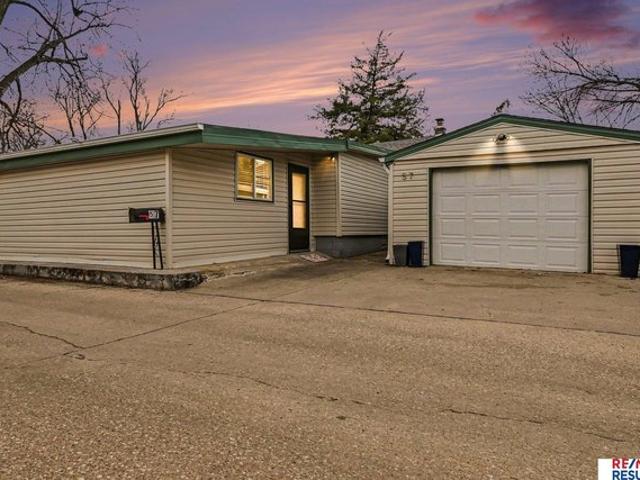 57 Carter Lake Clb, Council Bluffs, IA 51501