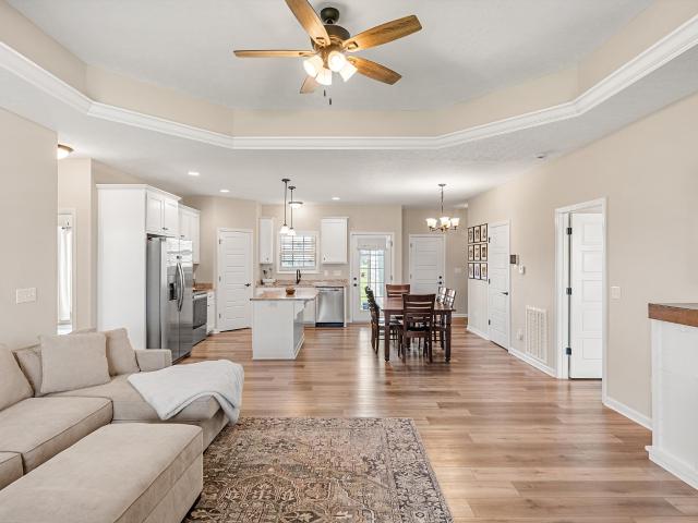 57 Cheney Ln