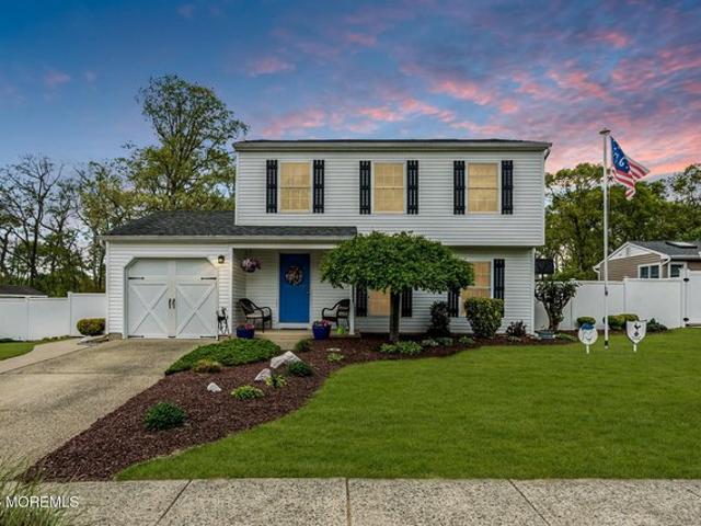 57 Concord Cir, Howell, NJ 07731