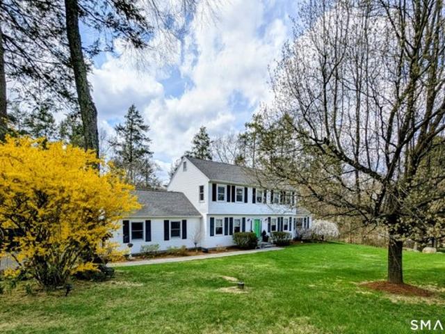 57 Colonial Ridge Dr, New Milford, CT 06755