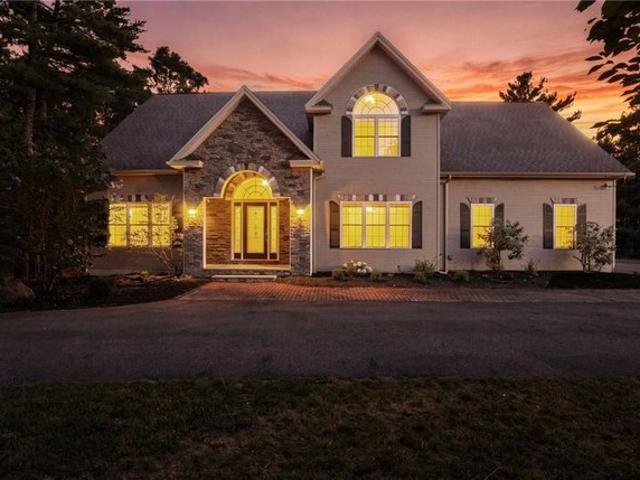 57 Club House Rd, Coventry, RI 02816