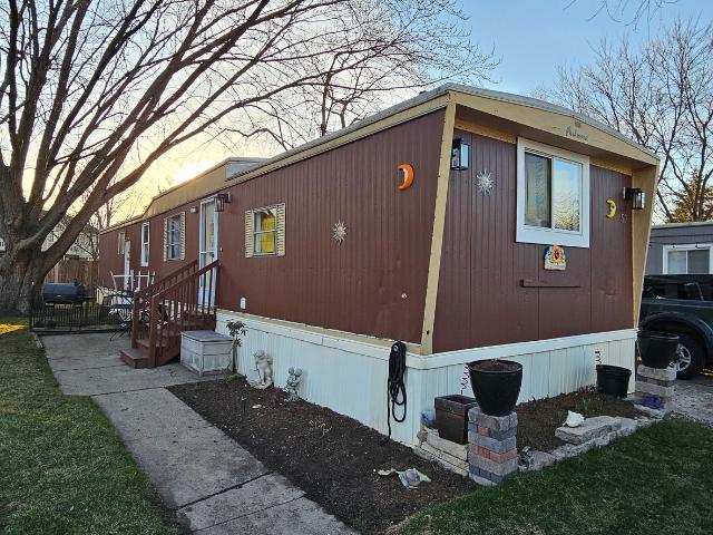 57 Curricle Rd, Wheeling, IL 60090 | MLS #12637 | Compass