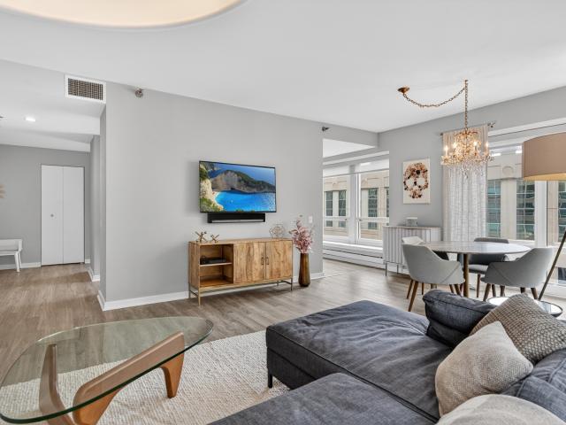 57 E Delaware Place # 1303