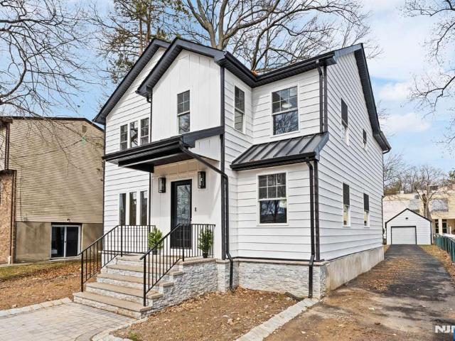 57 E Hudson Avenue