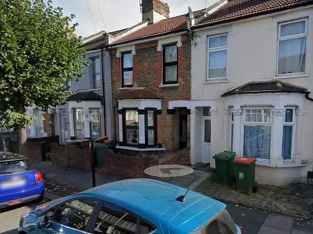 57 Fourth Avenue, London, E12 6DP, United Kingdom | 5 bed house for rent #167775660 | Rentberry