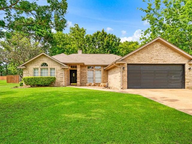 57 Helena Dr, Powderly, TX 75473
