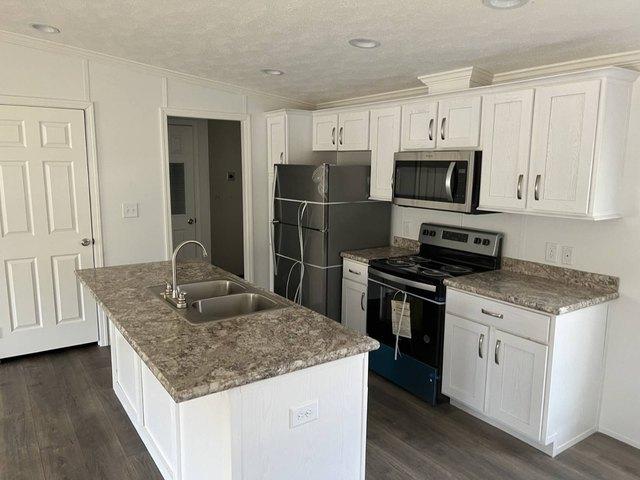 57 HI View Dr, Donegal, PA 15628