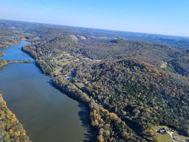 57 Lakeside Dr