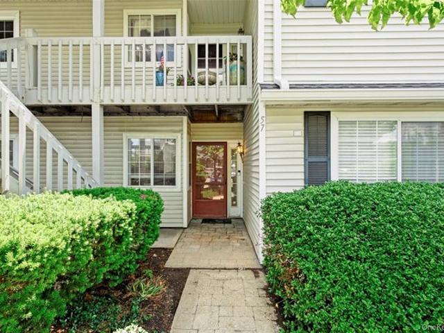 57 Magnolia Ln, Warwick, NY 10990