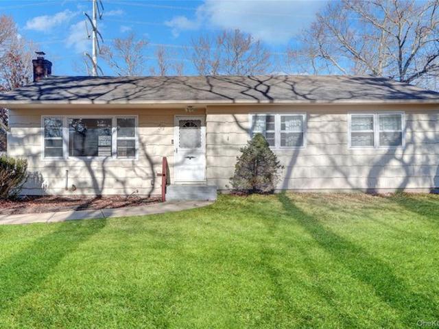 57 Middle Island Rd, Medford, NY 11763