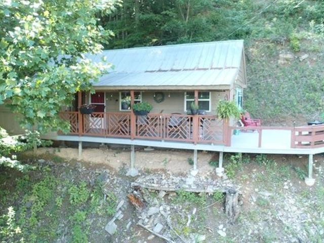 57 Oak Ridge Ln, Whittier, NC 28789
