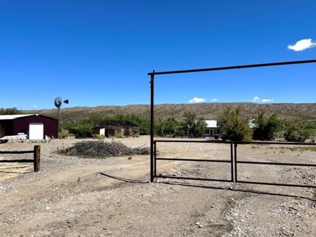 57 Old Ranch Rd, Elephant Butte, NM 87935
