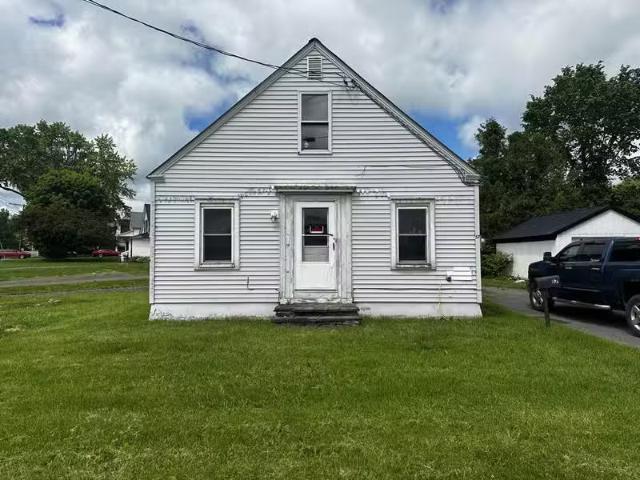 57 PARSONS ST, PRESQUE ISLE, ME 04769 Single Family Residence.