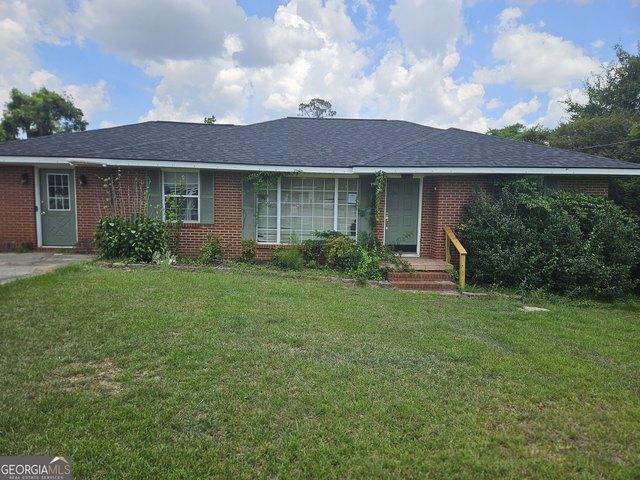 57 Pine St, Hazlehurst, GA 31539