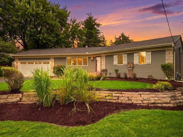 57 Quamwell Ave S, Lakeland, MN 55043