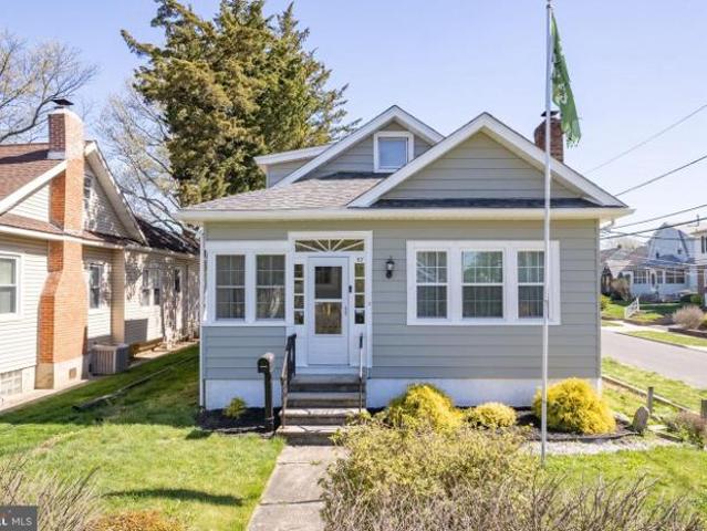 57 Ridgeway Ave, Oaklyn, NJ 08107