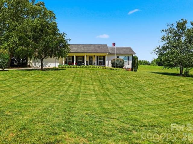 57 Riverview Rd, Taylorsville, NC 28681