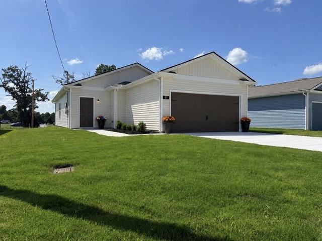57 Stonehenge Ln, Manchester, TN 37355