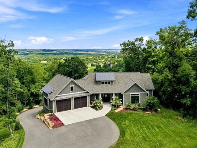 57 Stony Pt, Galena, IL 61036