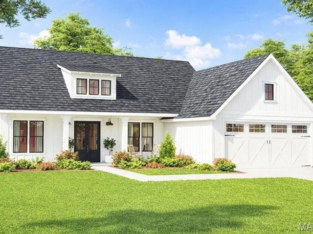 57 Straight St, Elsberry, MO 63343