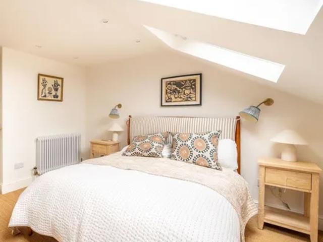 57 Sunnyside Road, London, E10 7BB, United Kingdom | 3 bed townhouse for rent #165465944 | Rentberry
