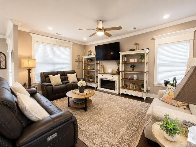 5404 Aviator Dr