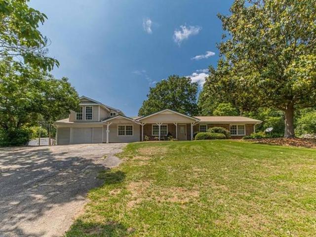 5405 Ashland Farm Rd, Oxford, GA 30054