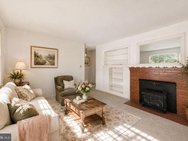 5405 Lanham Station Road