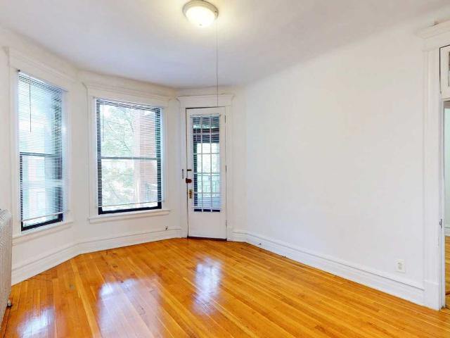 5405 5407 S. Woodlawn Avenue 1 Bedroom Apartment for Rent at 5405 S Woodlawn Ave, Chicago, IL 60615 Hyde Park