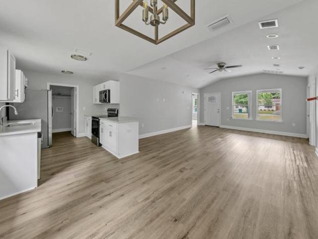 5406 Malcolm Tucker Ave, Crestview, FL 32536