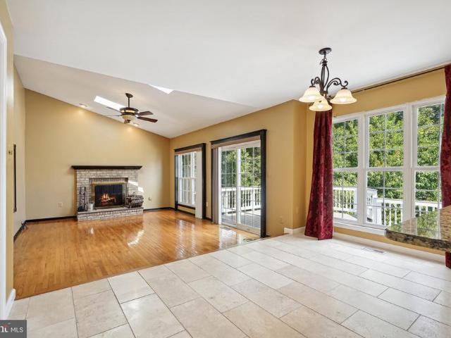 5406 Lomax Way