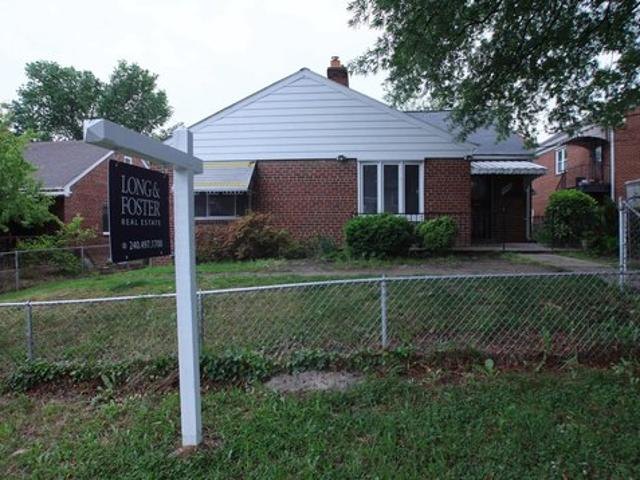 5407 Sargent Rd, Hyattsville, MD 20782