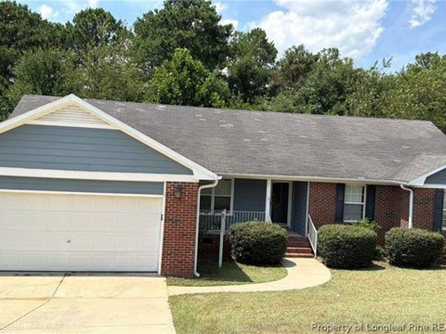 5409 Miranda Dr, Hope Mills, NC 28348
