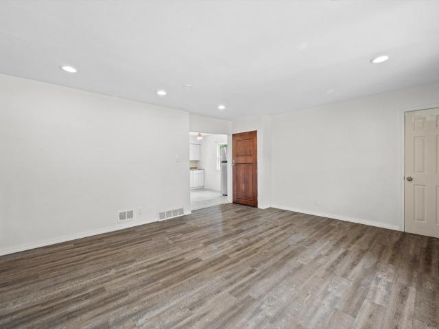 5400 N 53rd St, Unit 5402