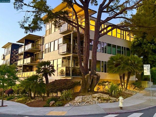 5400 Broadway Ter Apt 301, Oakland, CA 94618