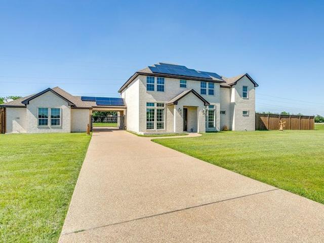 5400 Posada Dr, Fort Worth, TX 76036