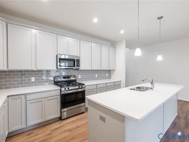 5400 Raysdale Rd Unit 102, Glen Allen, VA 23059