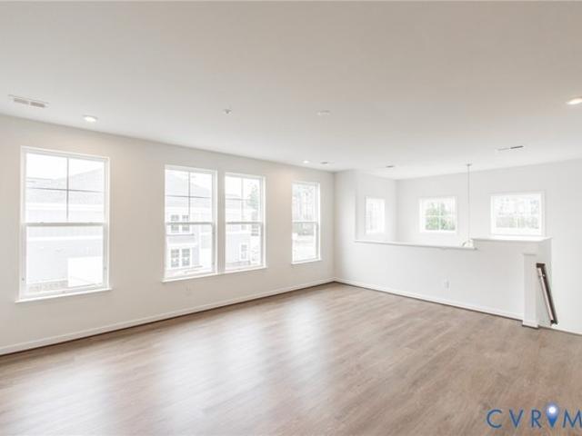 5400 Raysdale Rd Unit 202, Glen Allen, VA 23059