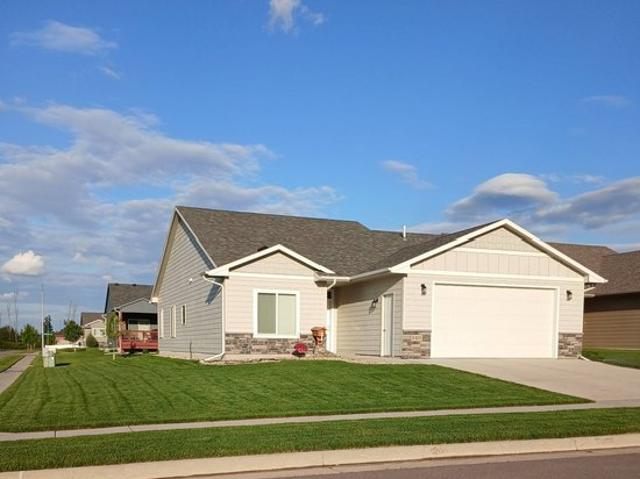 5400 S Eastwind Ave, Sioux Falls, SD 57108