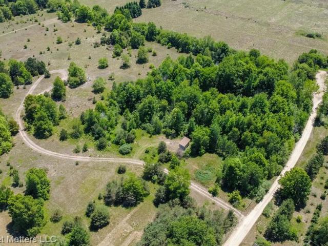 5400 Snow Den Trail