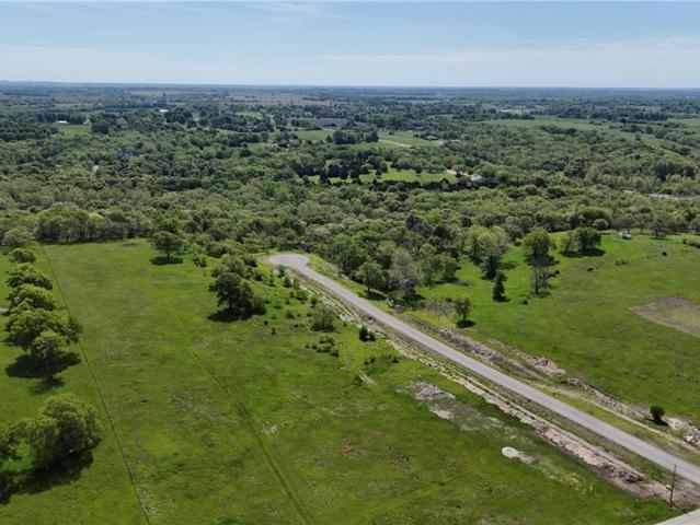 5400 W 188th Ter, Stilwell, KS 66085 | MLS #2602 | Compass
