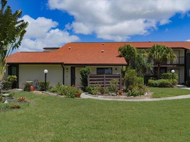 5400 34th St W Apt 15D, Bradenton, FL 34210