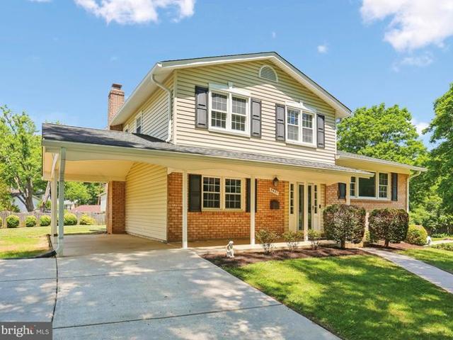 5401 Amberwood Ln, Rockville, MD 20853