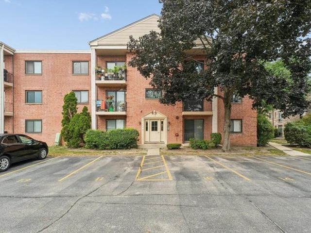 5401 Chateau Dr Unit 4, Rolling Meadows, IL 60008