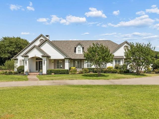 5401 Hidden Valley Ct, Mansfield, TX 76063