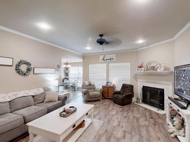 5401 Hollytree Dr, Unit 2104, Tyler, TX 75703 | MLS #26004